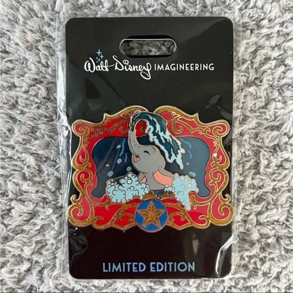 Disney | Accessories | Dumbo 8th Anniversary Pin Dumbo Bathing Walt ...
